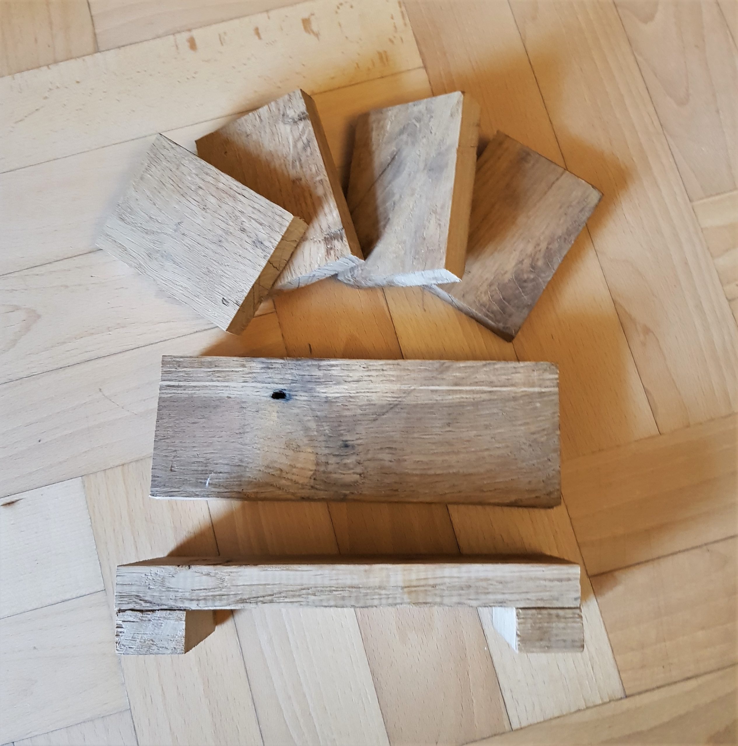 Homemade vertical server stand | techlogist.net