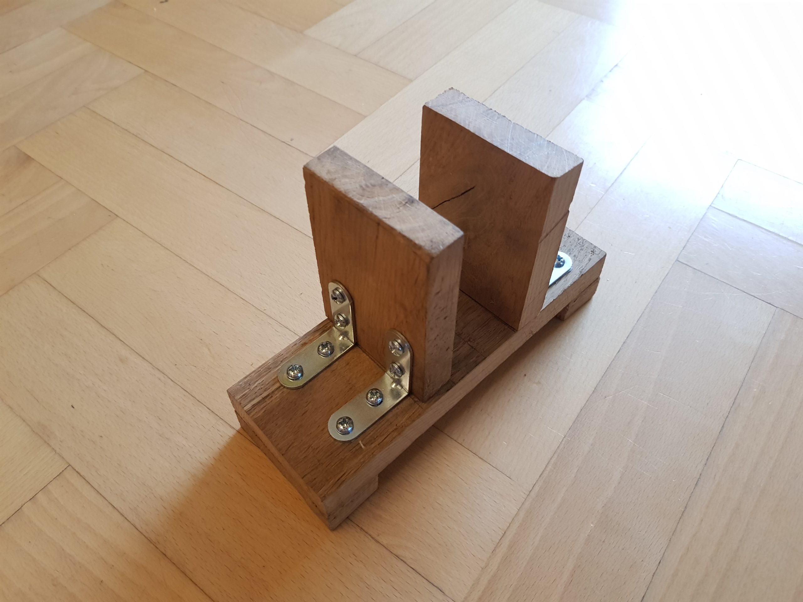Homemade vertical server stand | techlogist.net