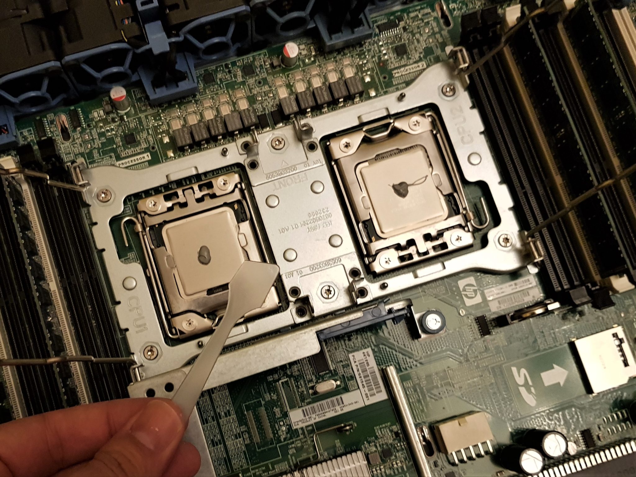 How to cleanup and prepare a refurbished server? | techlogist.net